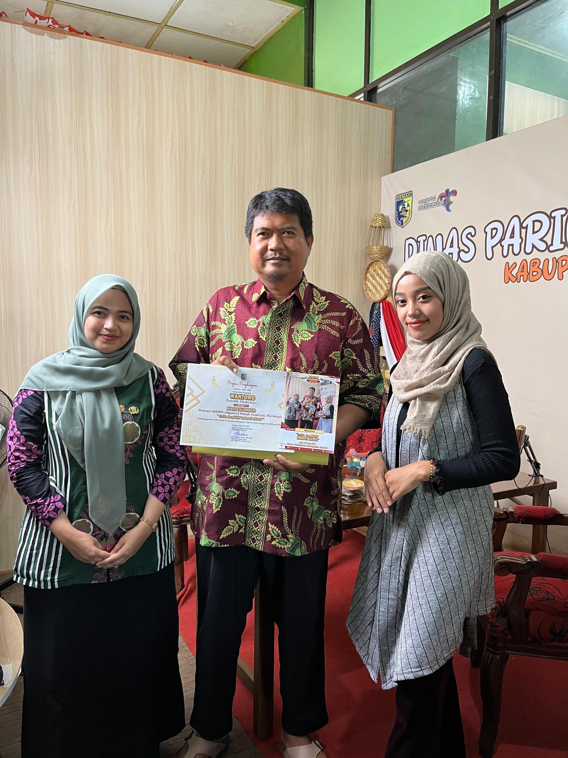 Bermain Asik Dengan Alat Peraga Edukasi Buatan Wantoro - Dinas ...